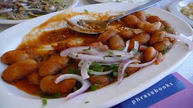 Fasolia gigantes me loukanika - Giant baked beans with sausage | Cyprus ...