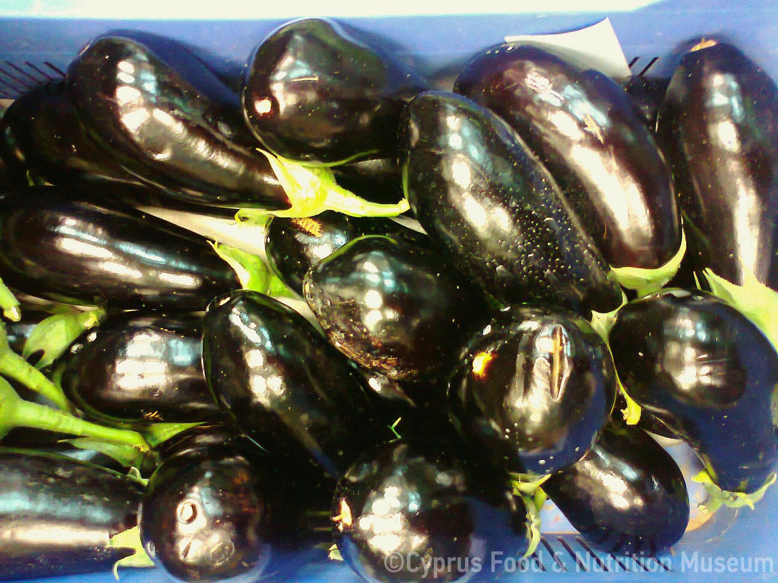 Aubergines with potatoes yahni | Cyprus Food Museum